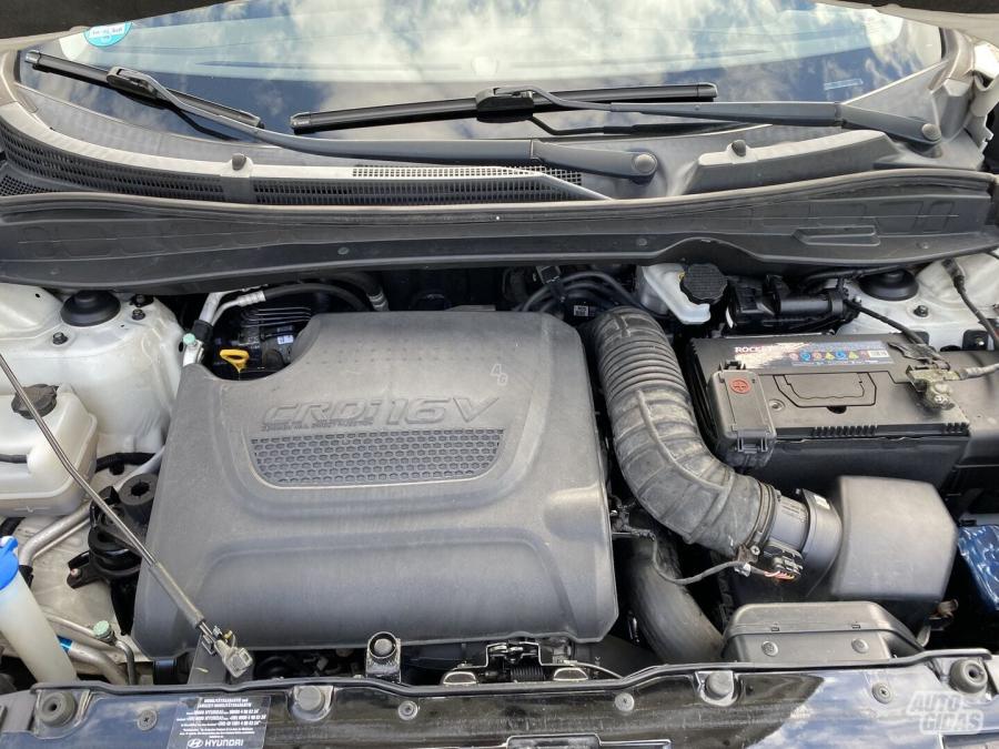 Balts Hyundai ix35 2012 Marijampole, ar dzinēja tilpumu 2.00 L un nobraukumu 210 tūkst. km par 6300 €, foto 22 vietnē AUTOMOTO.COM.LV
