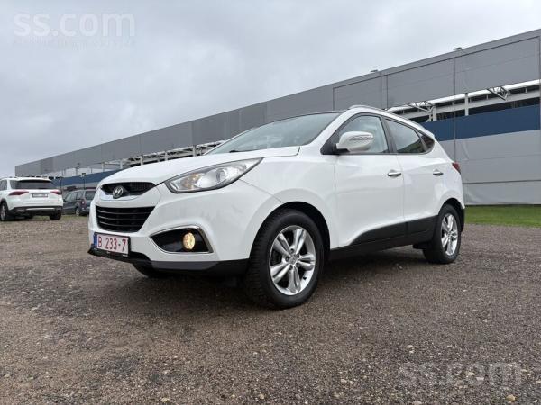 White Hyundai ix35 2012 in Daugavpils, with an engine capacity of 2.00 L and mileage of 167 thousand km for 6450 €, photo 1 on AUTOMOTO.COM.LV