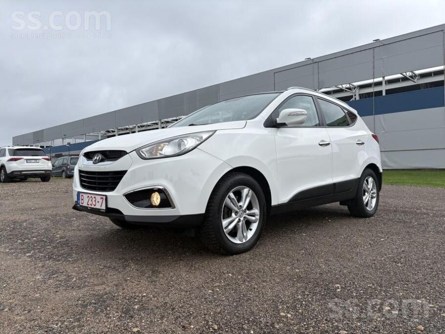 Balts Hyundai ix35 2012 Daugavpils, ar dzinēja tilpumu 2.00 L un nobraukumu 167 tūkst. km par 6450 €, foto 1 vietnē AUTOMOTO.COM.LV