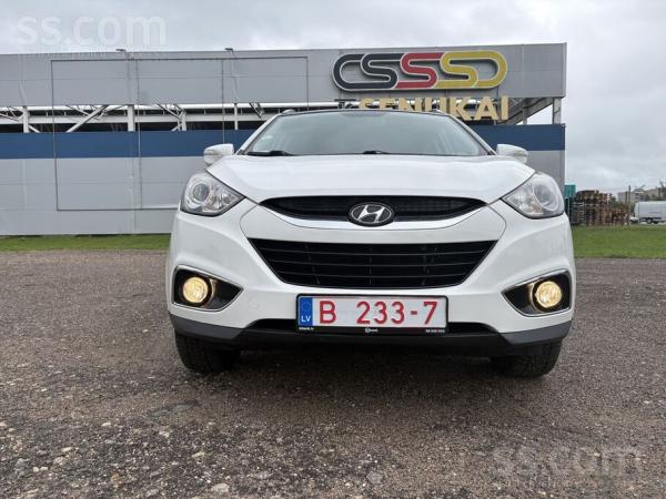 White Hyundai ix35 2012 in Daugavpils, with an engine capacity of 2.00 L and mileage of 167 thousand km for 6450 €, photo 9 on AUTOMOTO.COM.LV