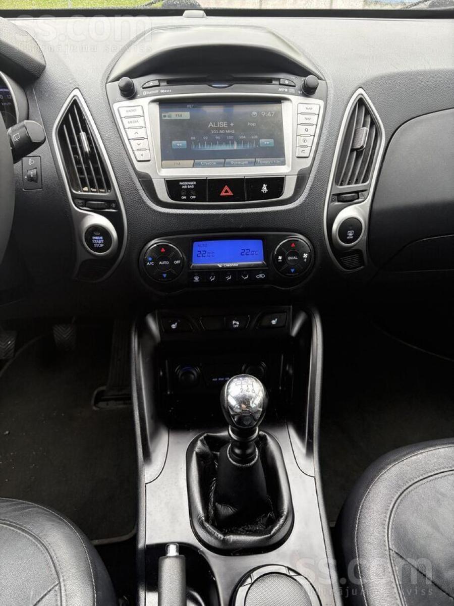Balts Hyundai ix35 2012 Daugavpils, ar dzinēja tilpumu 2.00 L un nobraukumu 167 tūkst. km par 6450 €, foto 11 vietnē AUTOMOTO.COM.LV