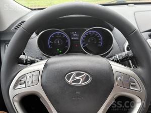Balts Hyundai ix35 2012 Daugavpils, ar dzinēja tilpumu 2.00 L un nobraukumu 167 tūkst. km par 6450 €, foto 12 vietnē AUTOMOTO.COM.LV