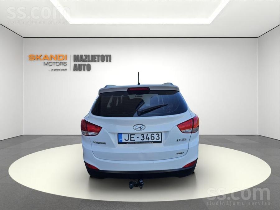 Balts Hyundai ix35 2013 Liepāja, ar dzinēja tilpumu 2.00 L un nobraukumu 156 tūkst. km par 6990 €, foto 6 vietnē AUTOMOTO.COM.LV