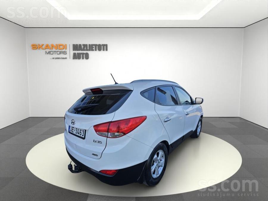 Balts Hyundai ix35 2013 Liepāja, ar dzinēja tilpumu 2.00 L un nobraukumu 156 tūkst. km par 6990 €, foto 7 vietnē AUTOMOTO.COM.LV
