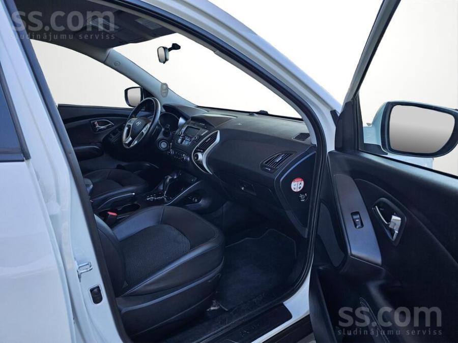 Balts Hyundai ix35 2013 Liepāja, ar dzinēja tilpumu 2.00 L un nobraukumu 156 tūkst. km par 6990 €, foto 10 vietnē AUTOMOTO.COM.LV