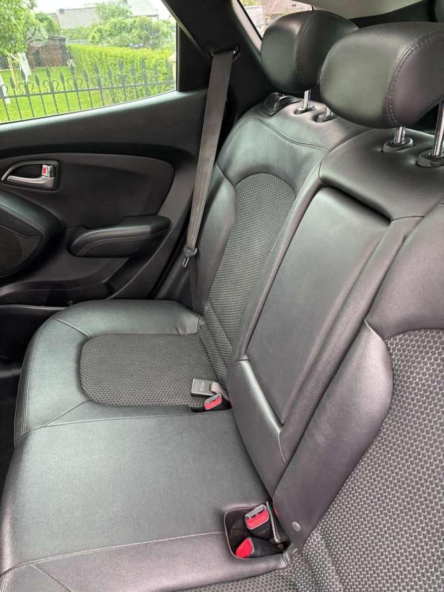 Balts Hyundai ix35 2013 Jurbarkas, ar dzinēja tilpumu 2.00 L un nobraukumu 199 tūkst. km par 5800 €, foto 11 vietnē AUTOMOTO.COM.LV
