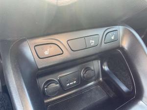 White Hyundai ix35 2013 in Taurage, with an engine capacity of 1.69 L and mileage of 260 thousand km for 5200 €, photo 14 on AUTOMOTO.COM.LV
