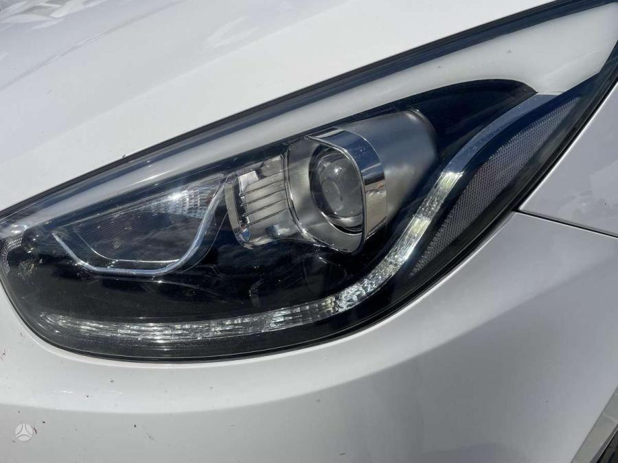 White Hyundai ix35 2013 in Taurage, with an engine capacity of 1.69 L and mileage of 260 thousand km for 5200 €, photo 17 on AUTOMOTO.COM.LV