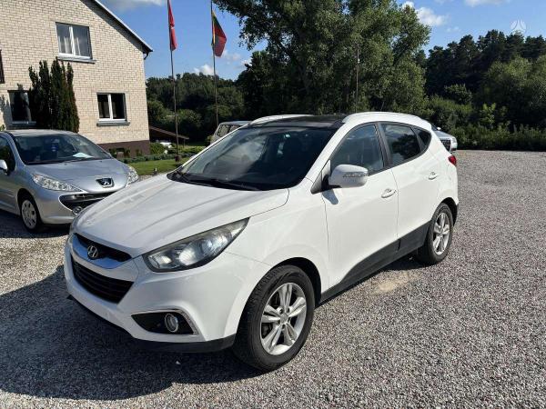 Balts Hyundai ix35 2013 Jurbarkas, ar dzinēja tilpumu 2.00 L un nobraukumu 199 tūkst. km par 5700 €, foto 8 vietnē AUTOMOTO.COM.LV