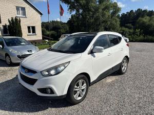 White Hyundai ix35 2013 in Jurbarkas, with an engine capacity of 2.00 L and mileage of 199 thousand km for 5700 €, photo 9 on AUTOMOTO.COM.LV