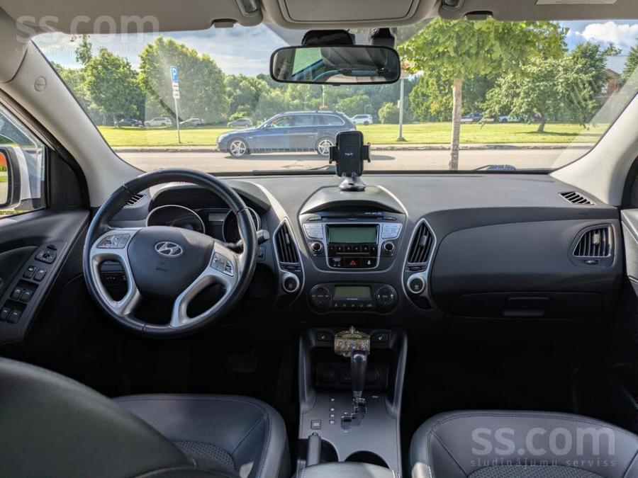 Белый Хендай их35 2013 в Рига, объемом двигателя 2.00 л и пробегом 105 тыс. км за 8300 €, фото 10 на AUTOMOTO.COM.LV