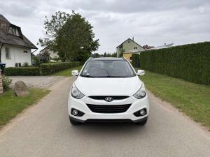 Balts Hyundai ix35 2013 Jurbarkas, ar dzinēja tilpumu 2.00 L un nobraukumu 199 tūkst. km par 5600 €, foto 3 vietnē AUTOMOTO.COM.LV