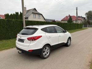 Balts Hyundai ix35 2013 Jurbarkas, ar dzinēja tilpumu 2.00 L un nobraukumu 199 tūkst. km par 5600 €, foto 5 vietnē AUTOMOTO.COM.LV