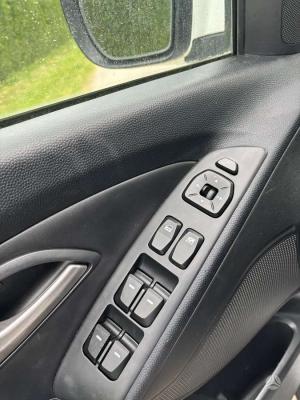 Balts Hyundai ix35 2013 Jurbarkas, ar dzinēja tilpumu 2.00 L un nobraukumu 199 tūkst. km par 5600 €, foto 10 vietnē AUTOMOTO.COM.LV