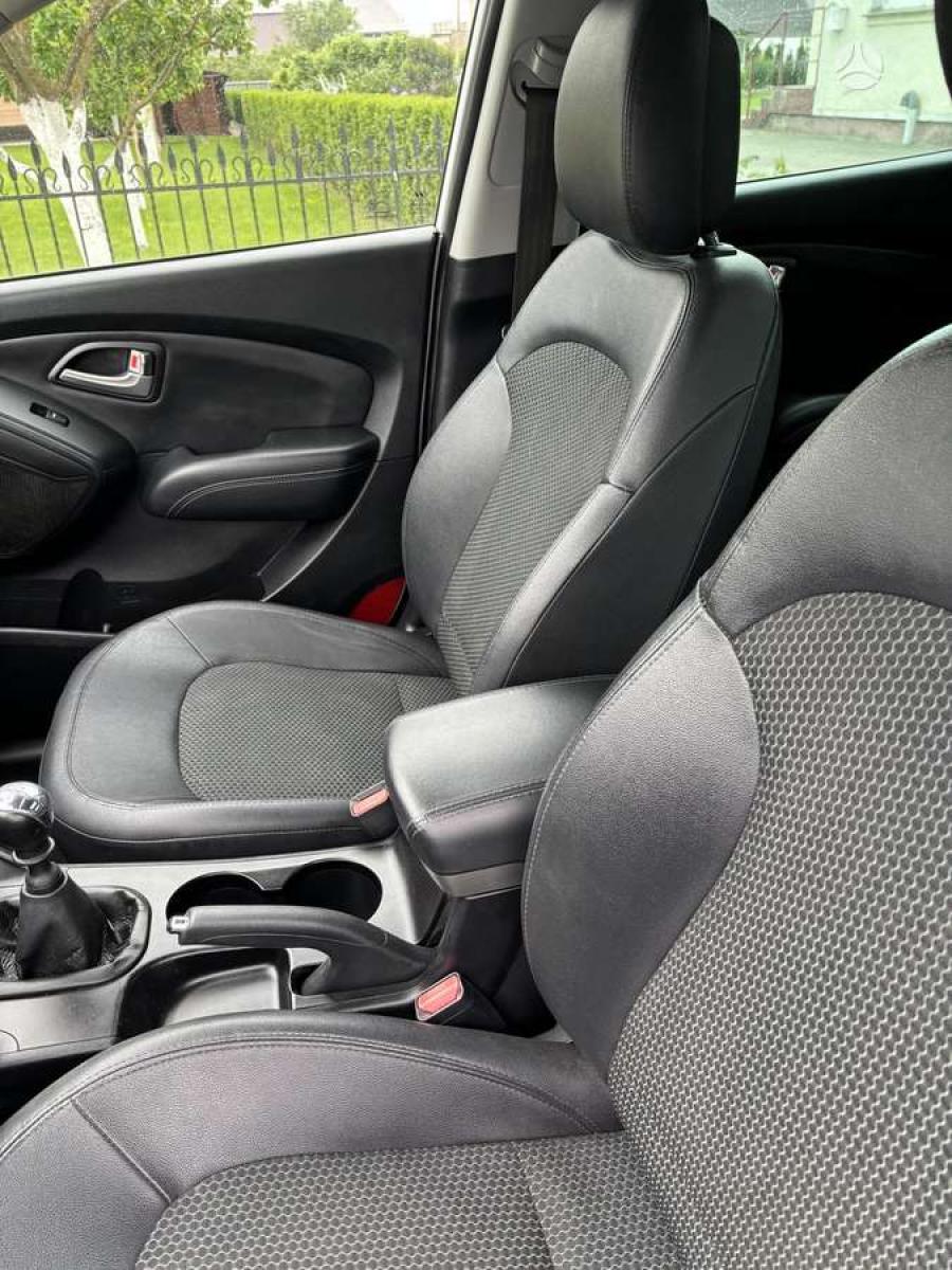 Balts Hyundai ix35 2013 Jurbarkas, ar dzinēja tilpumu 2.00 L un nobraukumu 199 tūkst. km par 5600 €, foto 11 vietnē AUTOMOTO.COM.LV