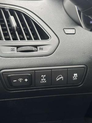 Balts Hyundai ix35 2013 Jurbarkas, ar dzinēja tilpumu 2.00 L un nobraukumu 199 tūkst. km par 5600 €, foto 14 vietnē AUTOMOTO.COM.LV