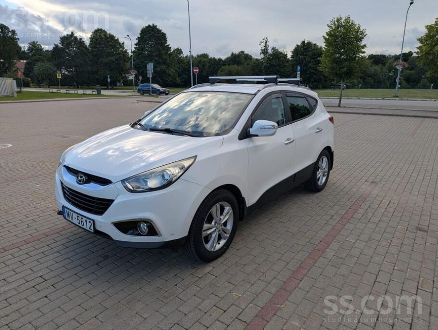 Balts Hyundai ix35 2013 Rīga, ar dzinēja tilpumu 2.00 L un nobraukumu 105 tūkst. km par 8200 €, foto 4 vietnē AUTOMOTO.COM.LV