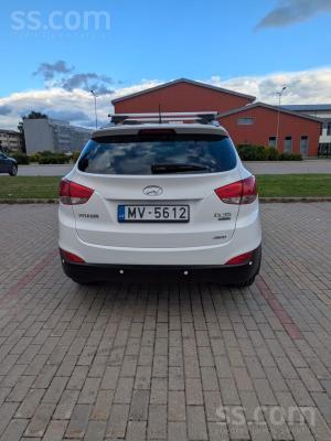 Balts Hyundai ix35 2013 Rīga, ar dzinēja tilpumu 2.00 L un nobraukumu 105 tūkst. km par 8200 €, foto 7 vietnē AUTOMOTO.COM.LV