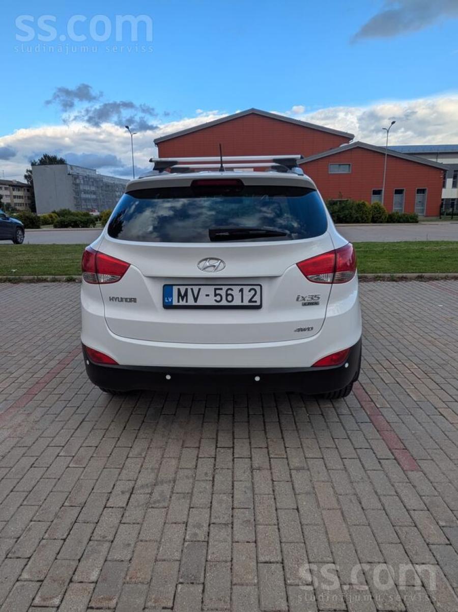 Balts Hyundai ix35 2013 Rīga, ar dzinēja tilpumu 2.00 L un nobraukumu 105 tūkst. km par 8200 €, foto 7 vietnē AUTOMOTO.COM.LV