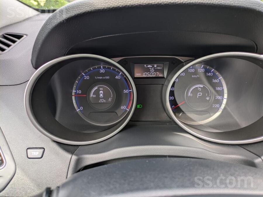 Balts Hyundai ix35 2013 Rīga, ar dzinēja tilpumu 2.00 L un nobraukumu 105 tūkst. km par 8200 €, foto 9 vietnē AUTOMOTO.COM.LV