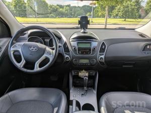 Balts Hyundai ix35 2013 Rīga, ar dzinēja tilpumu 2.00 L un nobraukumu 105 tūkst. km par 8200 €, foto 10 vietnē AUTOMOTO.COM.LV