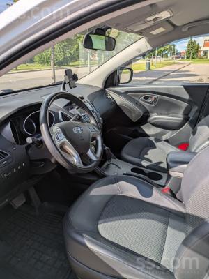 Balts Hyundai ix35 2013 Rīga, ar dzinēja tilpumu 2.00 L un nobraukumu 105 tūkst. km par 8200 €, foto 11 vietnē AUTOMOTO.COM.LV