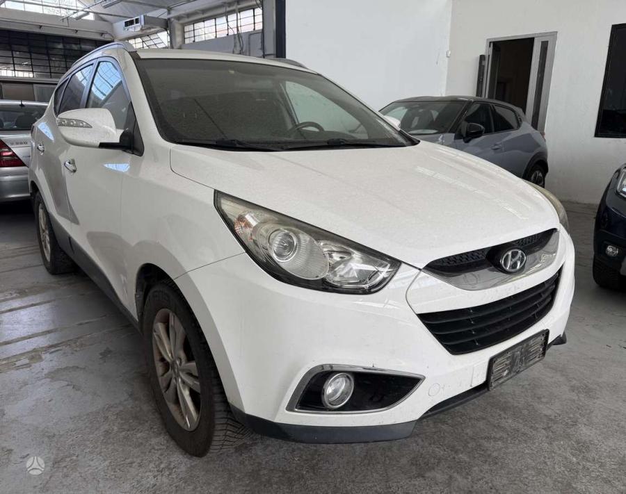 Balts Hyundai ix35 2013 Šauļi, ar dzinēja tilpumu 1.69 L un nobraukumu 225 tūkst. km par 5650 €, foto 3 vietnē AUTOMOTO.COM.LV