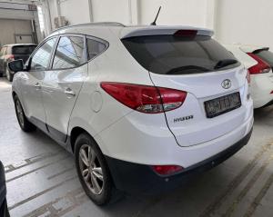 Balts Hyundai ix35 2013 Šauļi, ar dzinēja tilpumu 1.69 L un nobraukumu 225 tūkst. km par 5650 €, foto 4 vietnē AUTOMOTO.COM.LV