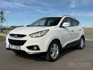 Balts Hyundai ix35 2013 Liepāja, ar dzinēja tilpumu 2.00 L un nobraukumu 107 tūkst. km par 9500 €, foto  vietnē AUTOMOTO.COM.LV