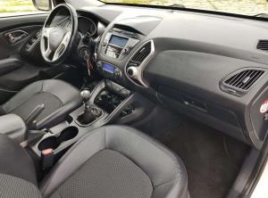 White Hyundai ix35 2013 in Siauliai, with an engine capacity of 1.69 L and mileage of 225 thousand km for 5700 €, photo 10 on AUTOMOTO.COM.LV