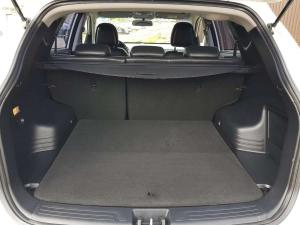 White Hyundai ix35 2013 in Siauliai, with an engine capacity of 1.69 L and mileage of 225 thousand km for 5700 €, photo 13 on AUTOMOTO.COM.LV