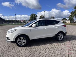 Balts Hyundai ix35 2013 Valmiera, ar dzinēja tilpumu 1.60 L un nobraukumu 161 tūkst. km par 7500 €, foto 3 vietnē AUTOMOTO.COM.LV