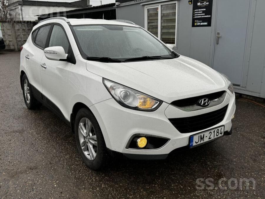 White Hyundai ix35 2014 in Daugavpils, with an engine capacity of 2.00 L and mileage of 0 thousand km for 7700 €, photo 1 on AUTOMOTO.COM.LV