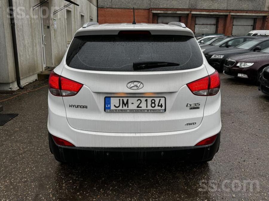White Hyundai ix35 2014 in Daugavpils, with an engine capacity of 2.00 L and mileage of 0 thousand km for 7700 €, photo 5 on AUTOMOTO.COM.LV