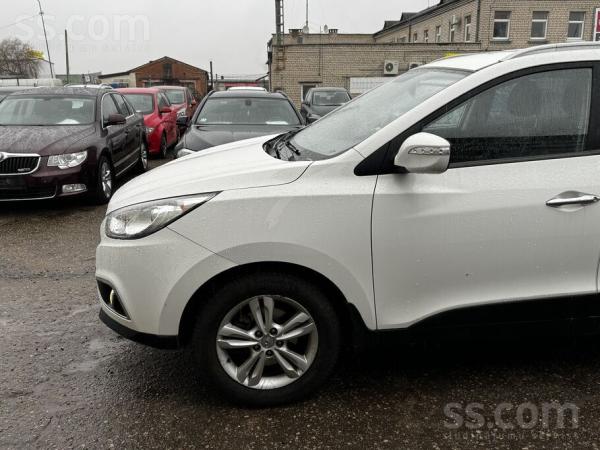 White Hyundai ix35 2014 in Daugavpils, with an engine capacity of 2.00 L and mileage of 0 thousand km for 7700 €, photo 8 on AUTOMOTO.COM.LV