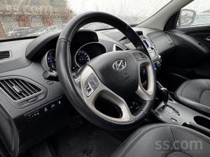White Hyundai ix35 2014 in Daugavpils, with an engine capacity of 2.00 L and mileage of 0 thousand km for 7700 €, photo 11 on AUTOMOTO.COM.LV