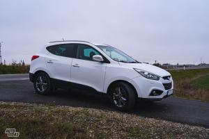 White Hyundai ix35 2014 in Marijampole, with an engine capacity of 2.00 L and mileage of 177 thousand km for 6990 €, photo 2 on AUTOMOTO.COM.LV