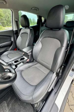 Balts Hyundai ix35 2014 Kauņa, ar dzinēja tilpumu 1.59 L un nobraukumu 157 tūkst. km par 7499 €, foto 12 vietnē AUTOMOTO.COM.LV