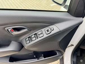 Balts Hyundai ix35 2014 Kauņa, ar dzinēja tilpumu 1.59 L un nobraukumu 157 tūkst. km par 7499 €, foto 21 vietnē AUTOMOTO.COM.LV