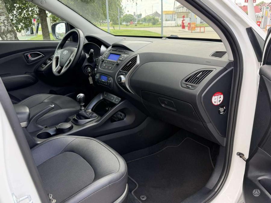 Balts Hyundai ix35 2014 Tauragė, ar dzinēja tilpumu 1.69 L un nobraukumu 157 tūkst. km par 6700 €, foto 17 vietnē AUTOMOTO.COM.LV