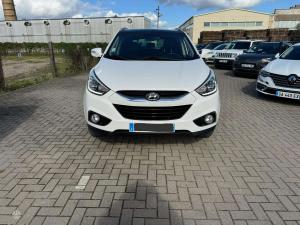 White Hyundai ix35 2014 in Taurage, with an engine capacity of 1.69 L and mileage of 180 thousand km for 7200 €, photo 3 on AUTOMOTO.COM.LV