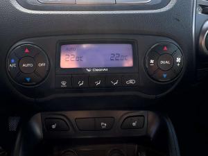 White Hyundai ix35 2014 in Taurage, with an engine capacity of 1.69 L and mileage of 180 thousand km for 7200 €, photo 14 on AUTOMOTO.COM.LV