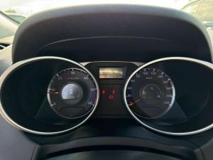White Hyundai ix35 2014 in Taurage, with an engine capacity of 1.69 L and mileage of 180 thousand km for 7200 €, photo 15 on AUTOMOTO.COM.LV
