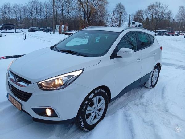 Balts Hyundai ix35 2015 Jurbarkas, ar dzinēja tilpumu 1.69 L un nobraukumu 197 tūkst. km par 7250 €, foto 2 vietnē AUTOMOTO.COM.LV