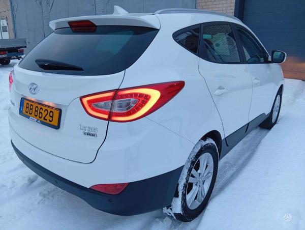 Balts Hyundai ix35 2015 Jurbarkas, ar dzinēja tilpumu 1.69 L un nobraukumu 197 tūkst. km par 7250 €, foto 3 vietnē AUTOMOTO.COM.LV
