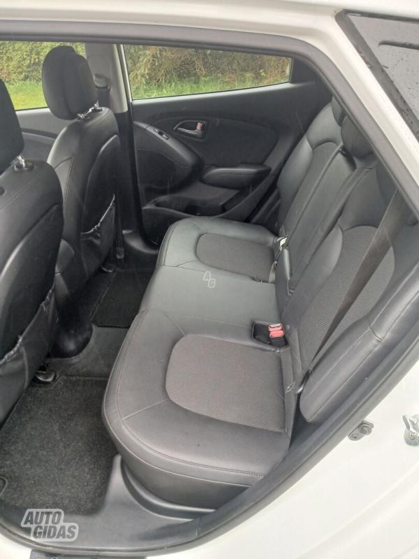 Balts Hyundai ix35 2015 Utena, ar dzinēja tilpumu 2.00 L un nobraukumu 262 tūkst. km par 7200 €, foto 4 vietnē AUTOMOTO.COM.LV