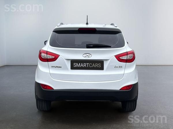 White Hyundai ix35 2015 in Riga, with an engine capacity of 1.60 L and mileage of 106 thousand km for 9600 €, photo 4 on AUTOMOTO.COM.LV