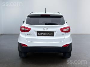 Balts Hyundai ix35 2015 Rīga, ar dzinēja tilpumu 1.60 L un nobraukumu 106 tūkst. km par 9600 €, foto 5 vietnē AUTOMOTO.COM.LV