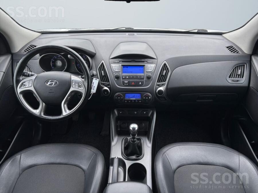 Balts Hyundai ix35 2015 Rīga, ar dzinēja tilpumu 1.60 L un nobraukumu 106 tūkst. km par 9600 €, foto 11 vietnē AUTOMOTO.COM.LV