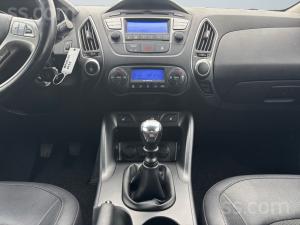 Balts Hyundai ix35 2015 Rīga, ar dzinēja tilpumu 1.60 L un nobraukumu 106 tūkst. km par 9600 €, foto 12 vietnē AUTOMOTO.COM.LV